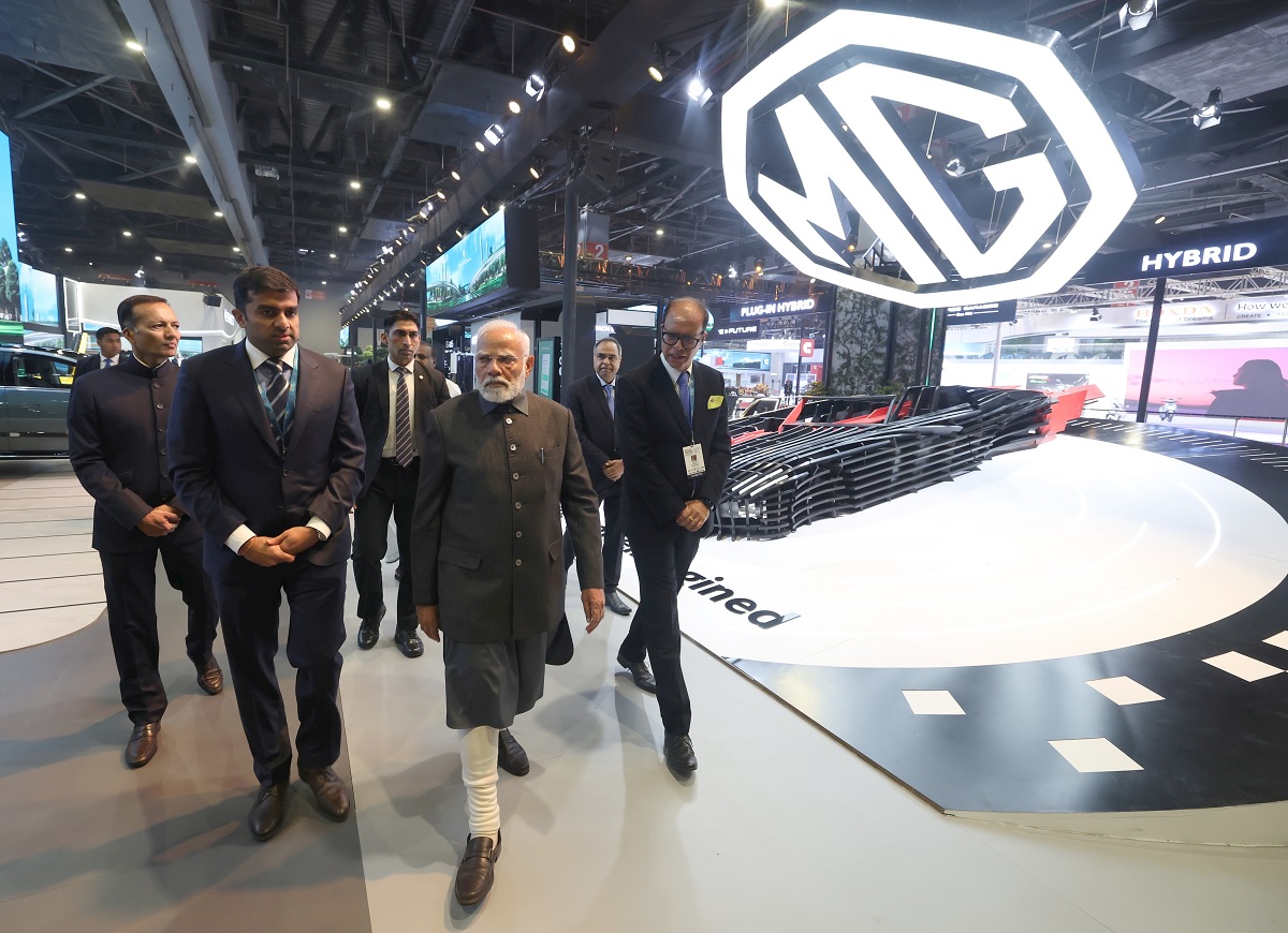 PM Modi applauds JSW MG Motor India’s green vision at Bharat Mobility ...