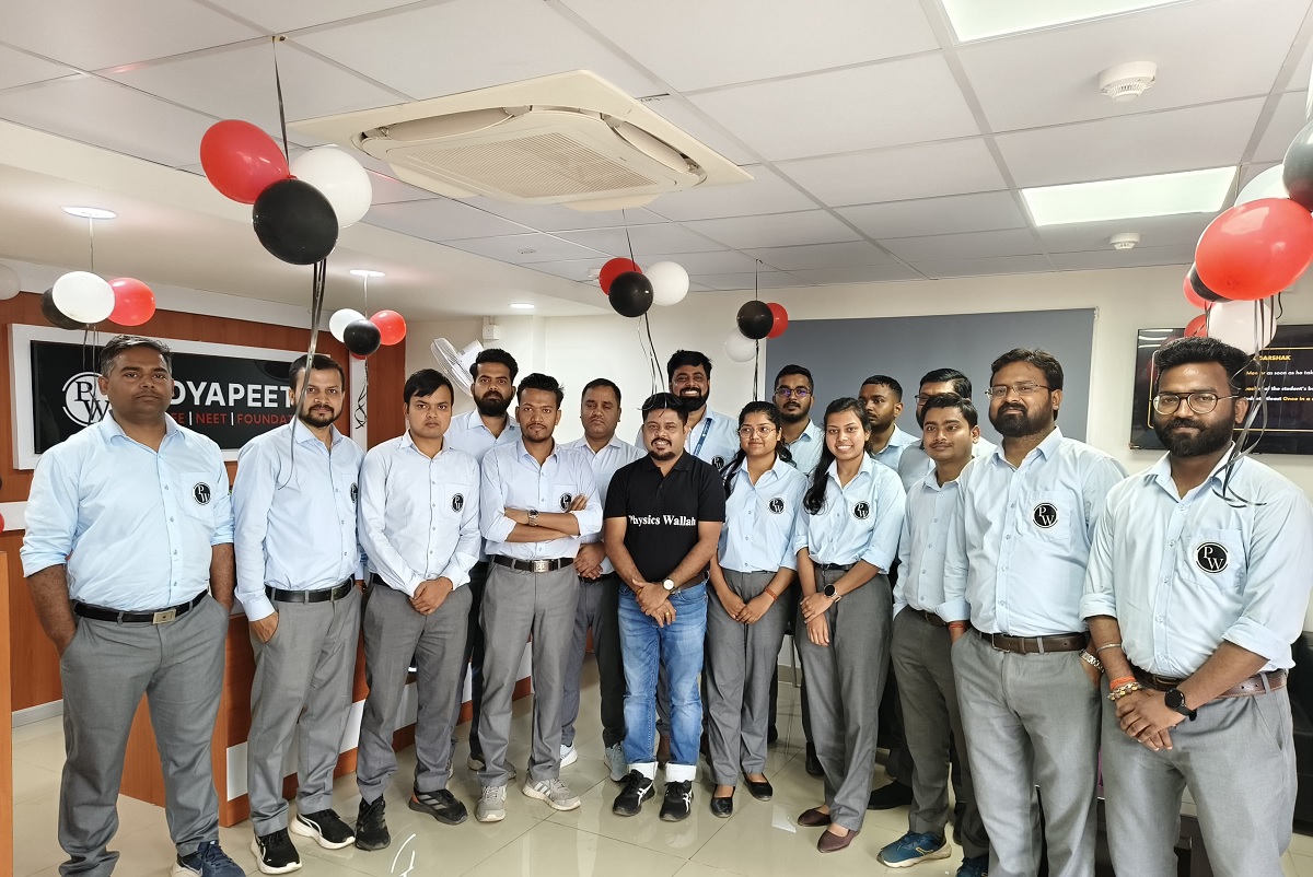 Physics Wallah launches first tech-enabled Vidyapeeth centre in ...