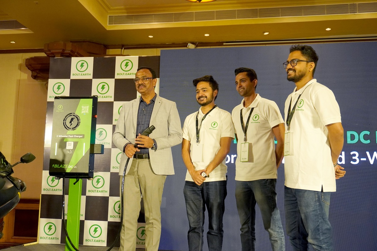 Bolt.Earthlaunches Blaze DC, India’s first universal fast charger for 2 ...