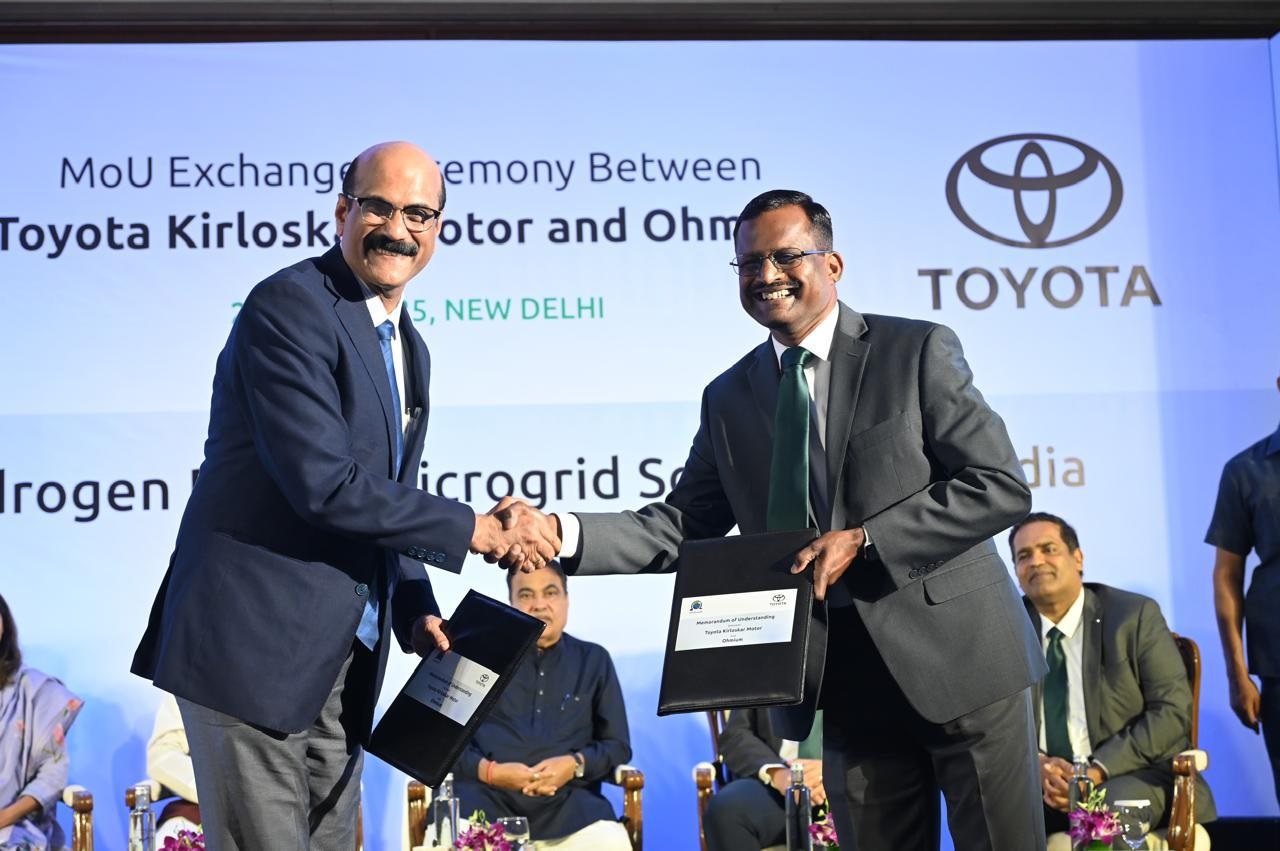 Toyota Kirloskar Motor signs MoU with Ohmium to advance green hydrogen solutions in India - The ...